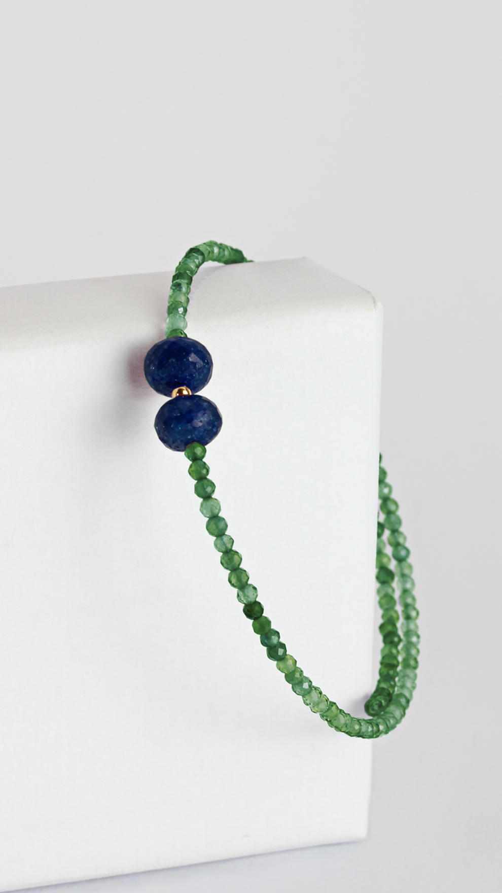Pulseira Viver Jade Verde Safiras – Fernanda Pontelo Atelier
